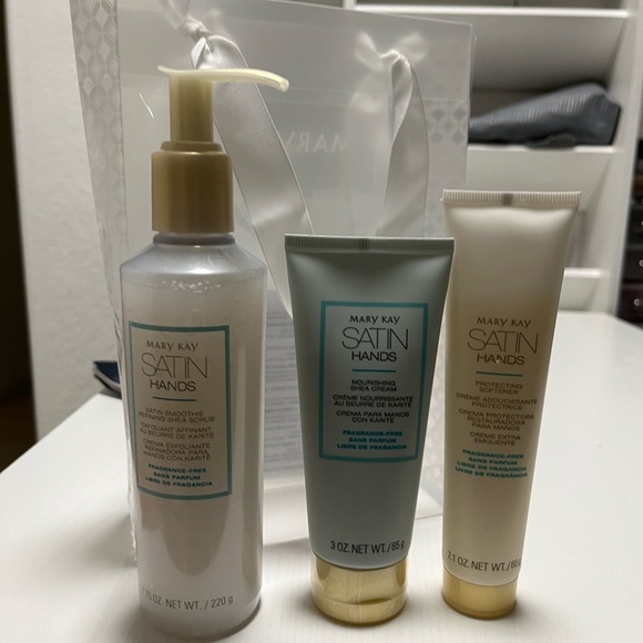 Mary Kay | Skincare | Mary Kay Satin Hands Trio Set White And Cream ...